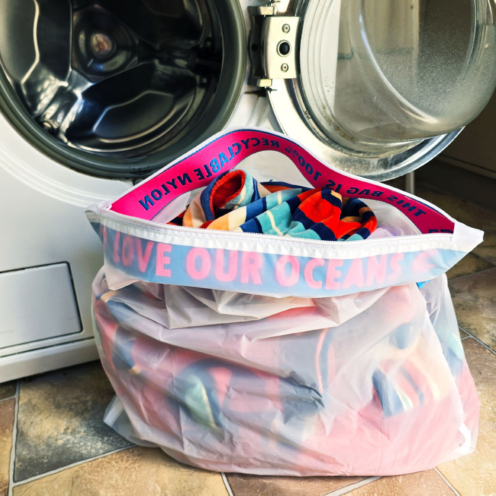 Microplastic Catching Laundry Wash bag – Dolphin & Dog